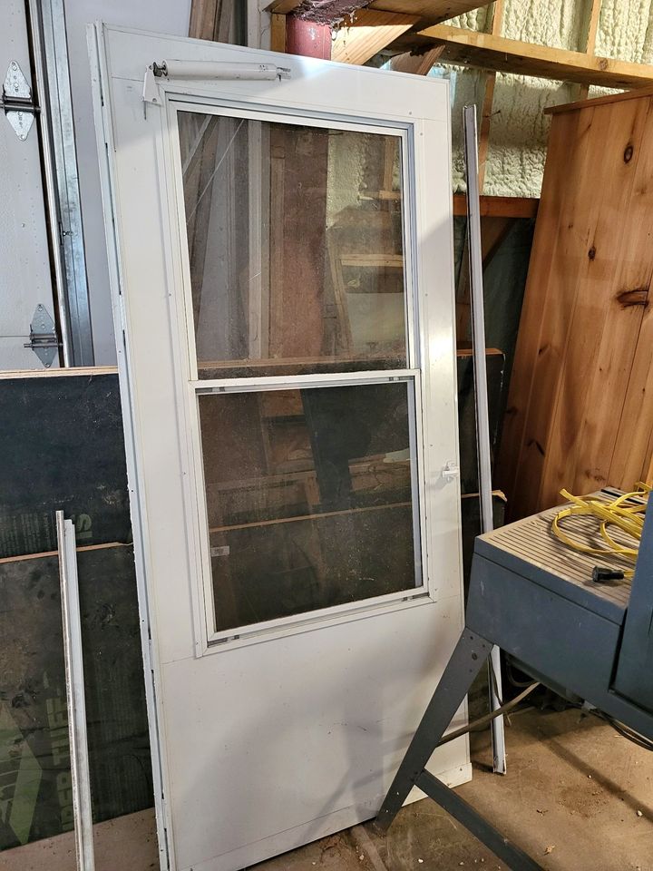 Free Stuff!! Look at Pictures - Freebie Alerts